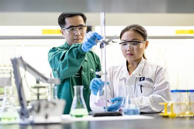 What Is Pharmacy - Brief Overview - The University of Nottingham ...